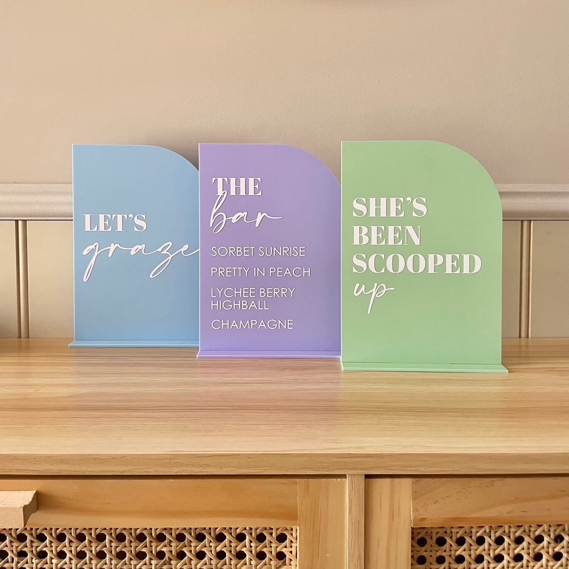 Table top signage (half arch) – Barleyboy Creative