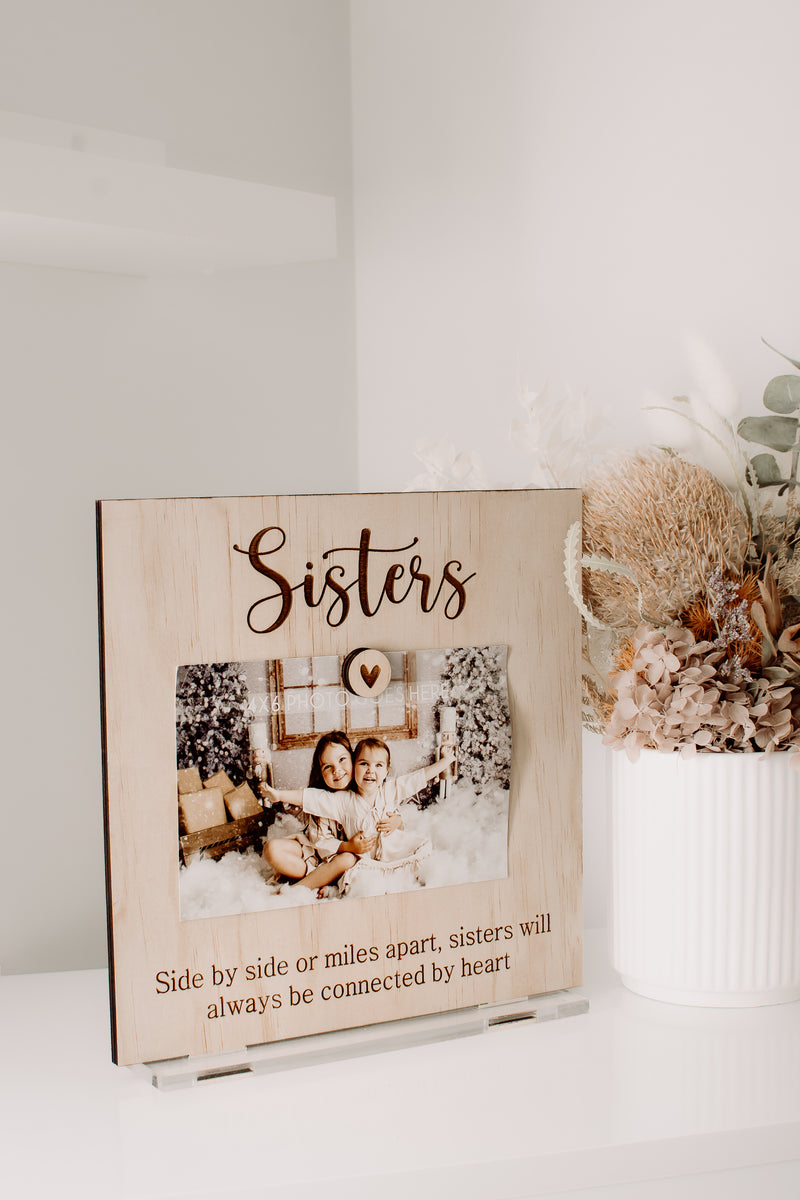 Sisters standing frame – Barleyboy Creative